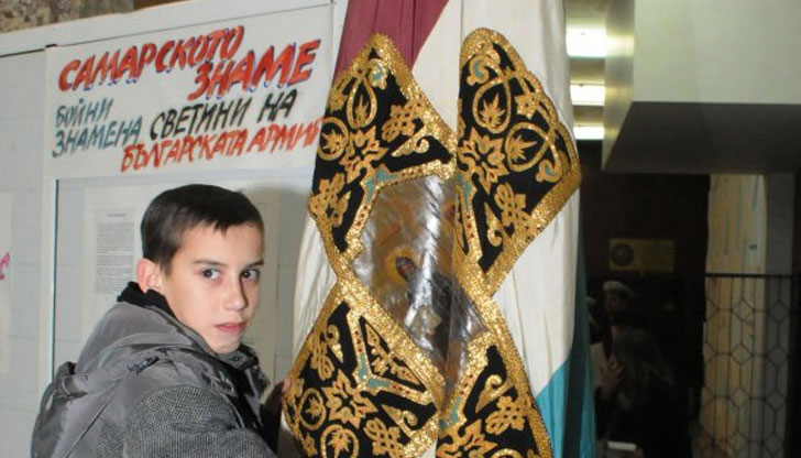 Хиляди се поклониха пред Самарското знаме - DUNAVMOST.com