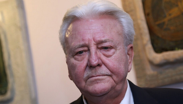 Асен Агов: Има хора, които казват на президента какво да прави ...
