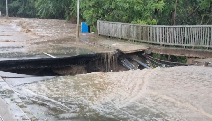 Пътят Царево - Синеморец остава затворен - DUNAVMOST.com