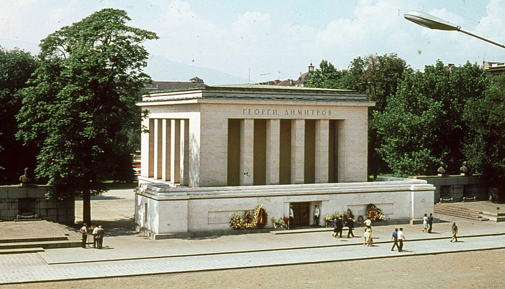 Мавзолеят на Георги Димитров е построен за 6 дни, разрушен за 7 - DUNAVMOST.com